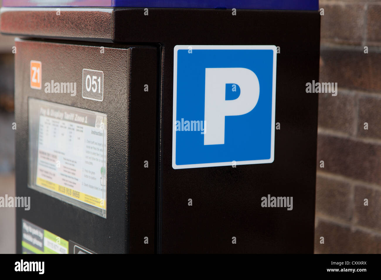 A view of a parking meter showing the parking sign Stock Photo - Alamy