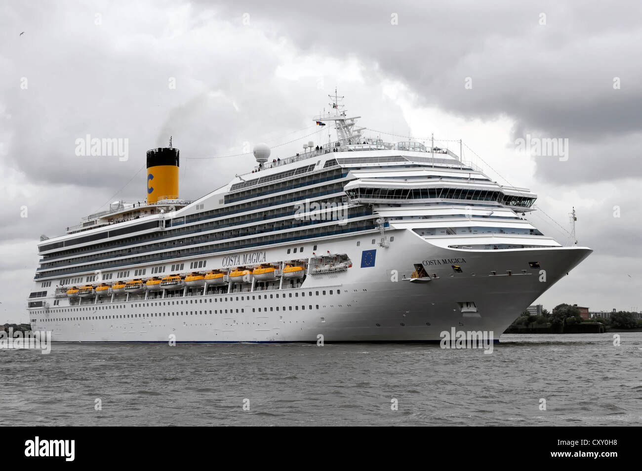 Cruise ship, Costa Magica, 272.2 meters, built in 2004, 3470 passengers ...
