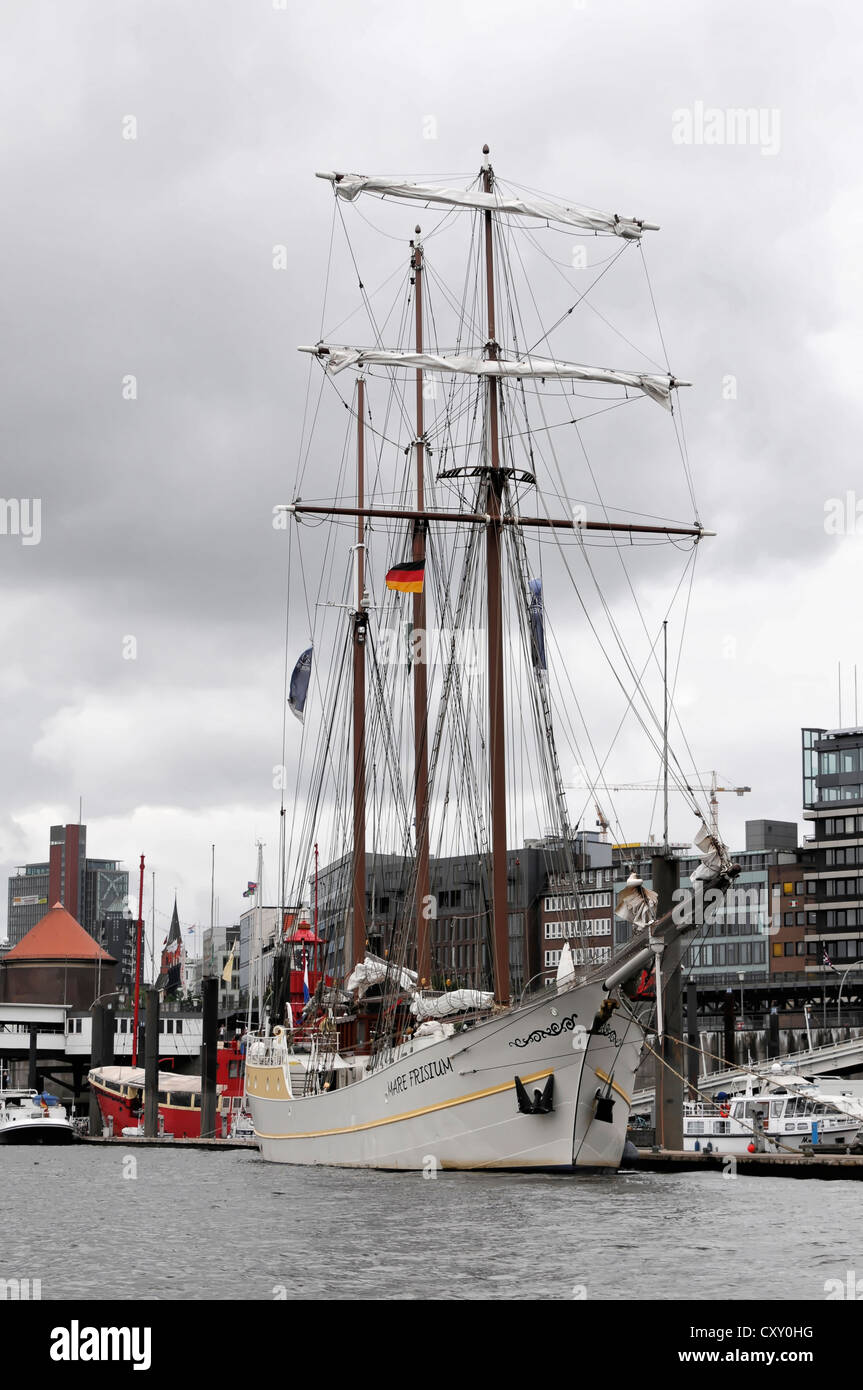 Sailing ship mare frisium hi-res stock photography and images - Alamy