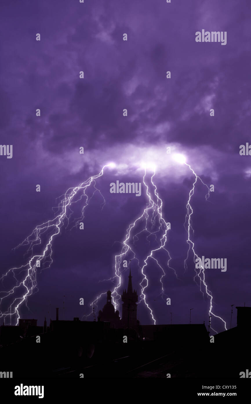 Lightning sky hi-res stock photography and images - Alamy