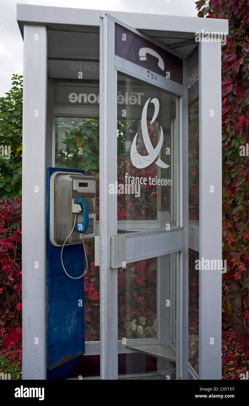 Public phone france hi-res stock photography and images - Alamy