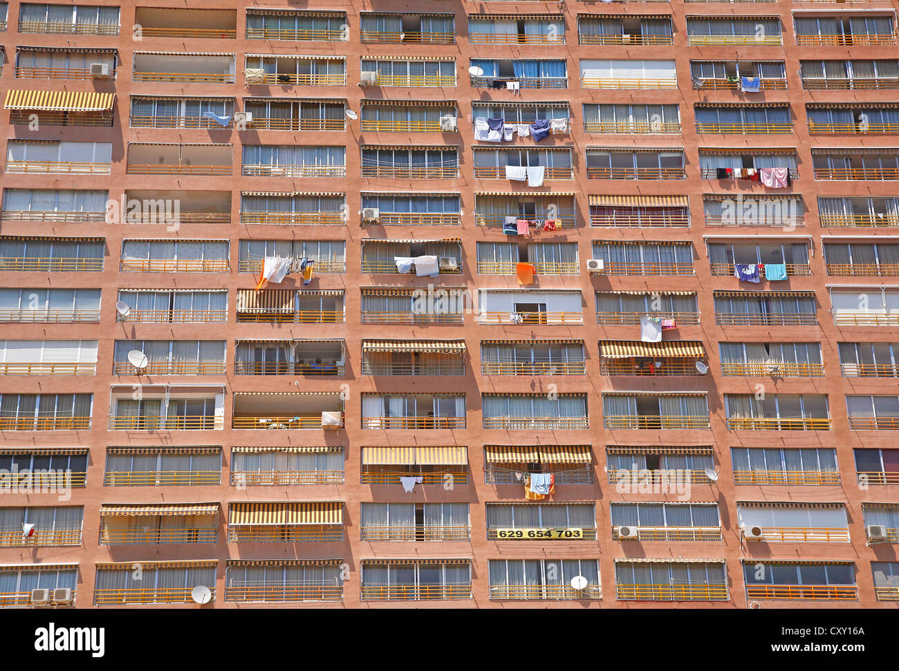 High-rise apartment building on the beach of Playa Poniente, Benidorm ...