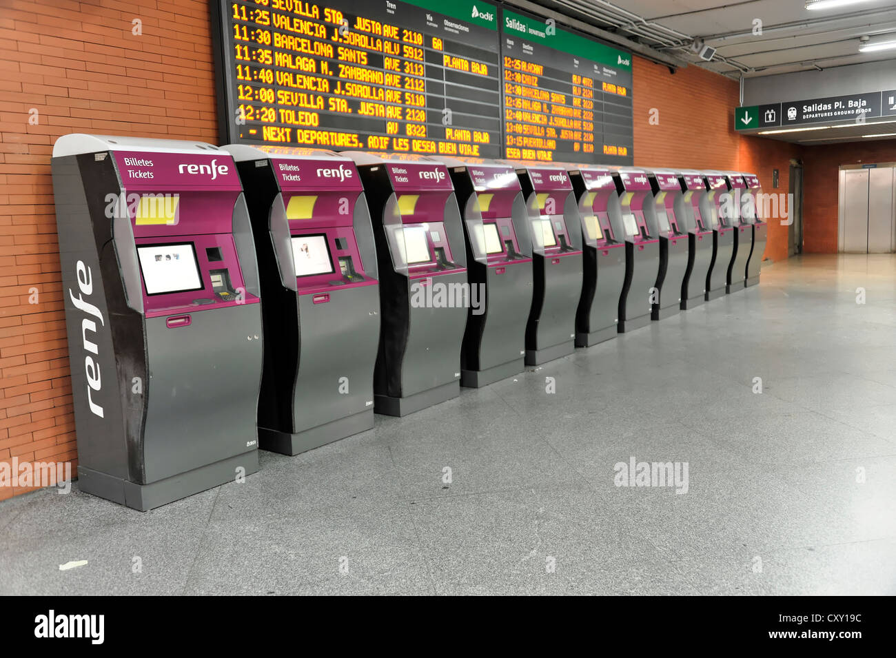 Rail ticket machines hi-res stock photography and images - Alamy