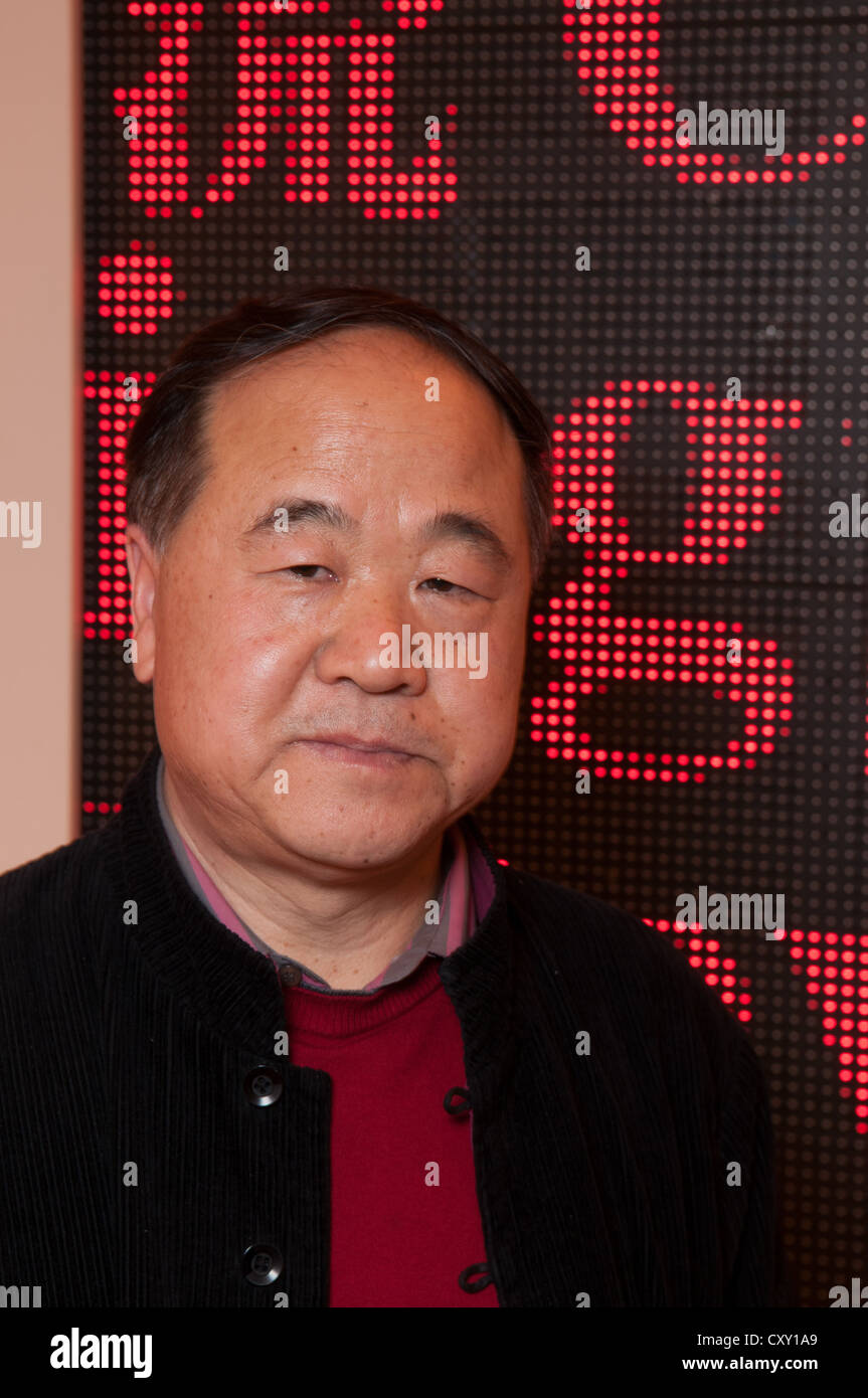 Chinese writer hi-res stock photography and images - Alamy