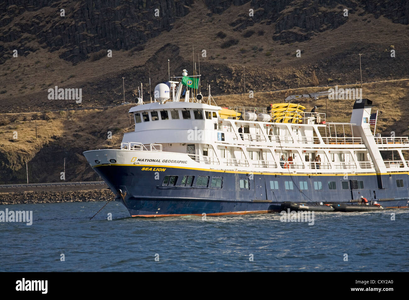 Scientific expedition ships hi-res stock photography and images - Alamy