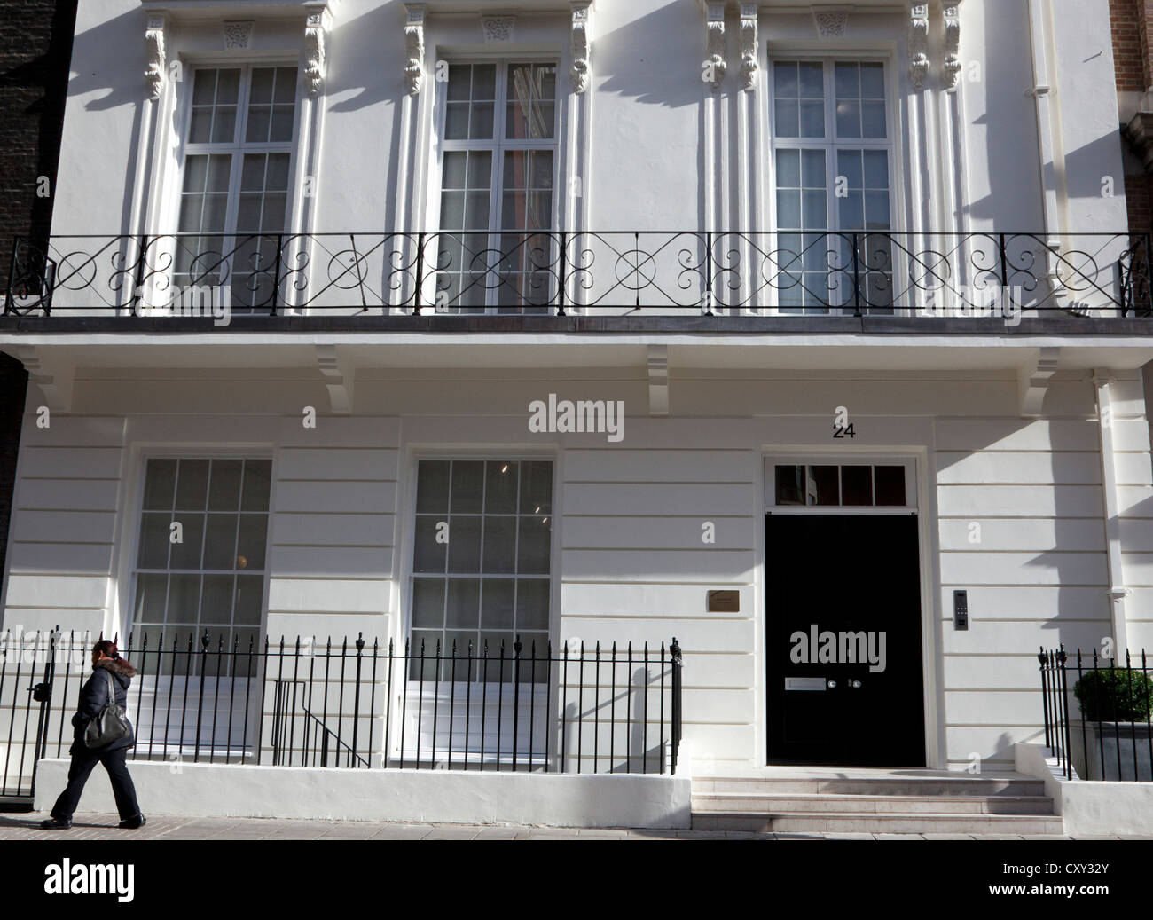 David Zwirner art gallery in Mayfair, London Stock Photo - Alamy