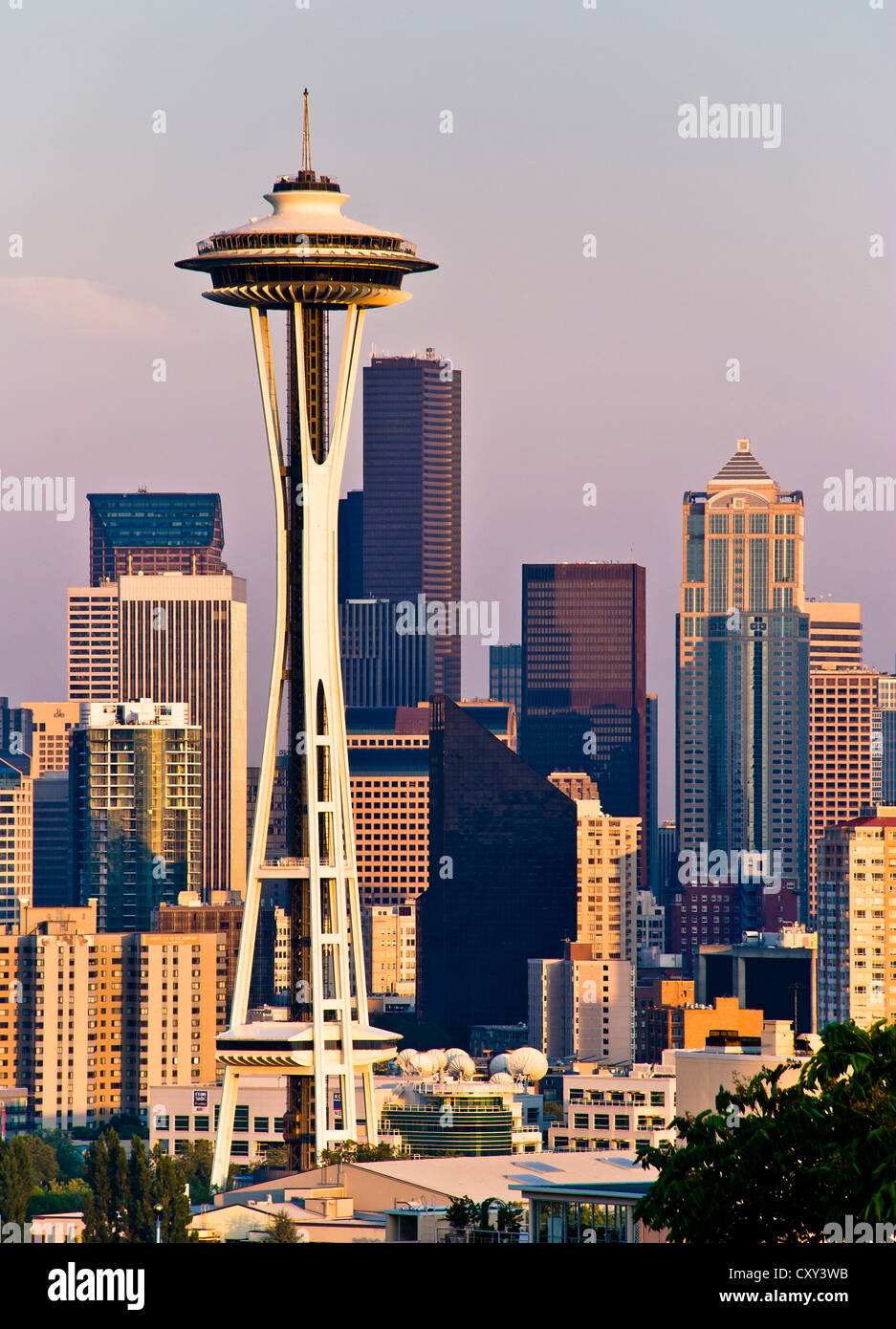 Seattle space needle dusk hi-res stock photography and images - Alamy