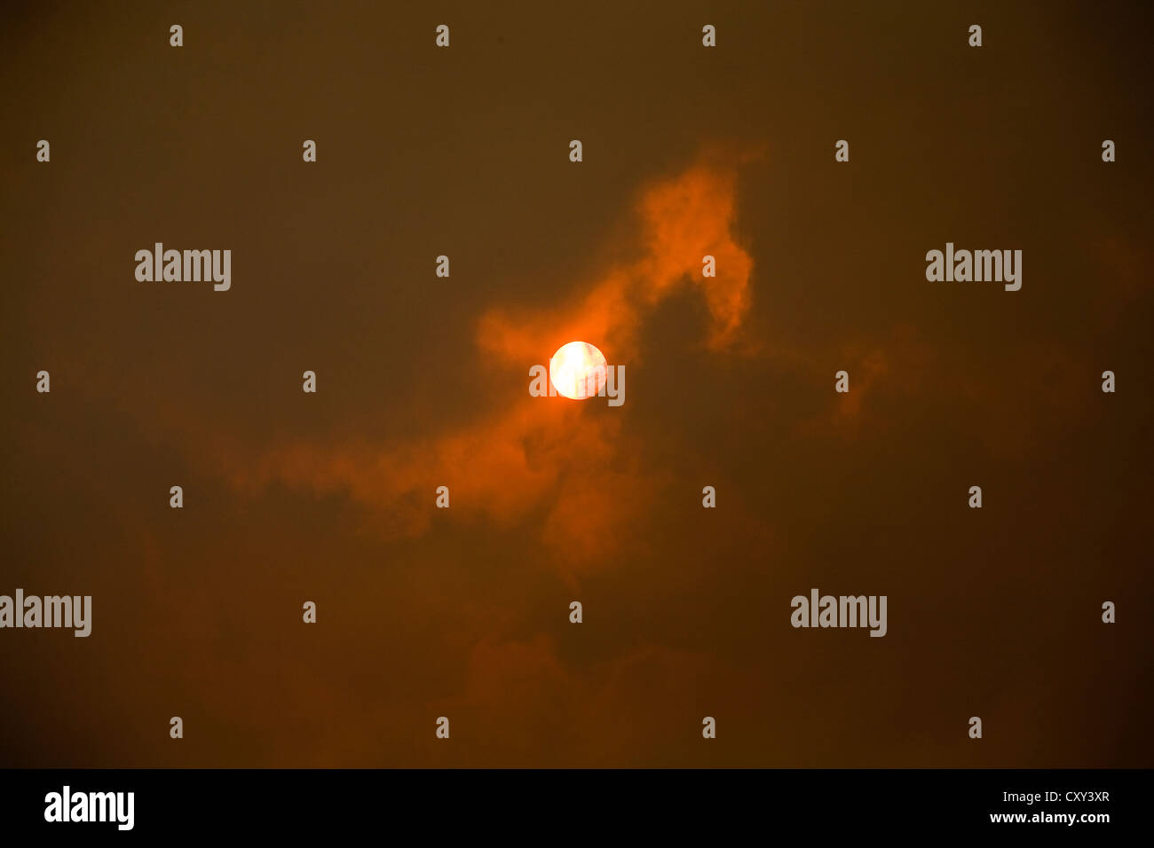 Heavy smoke hi-res stock photography and images - Alamy