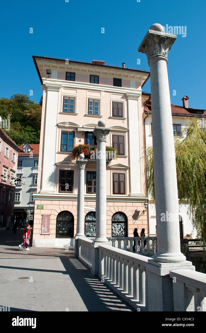 Cobbler's or Shoemaker's Bridge (Čevljarski most), Old town, Ljubljana ...
