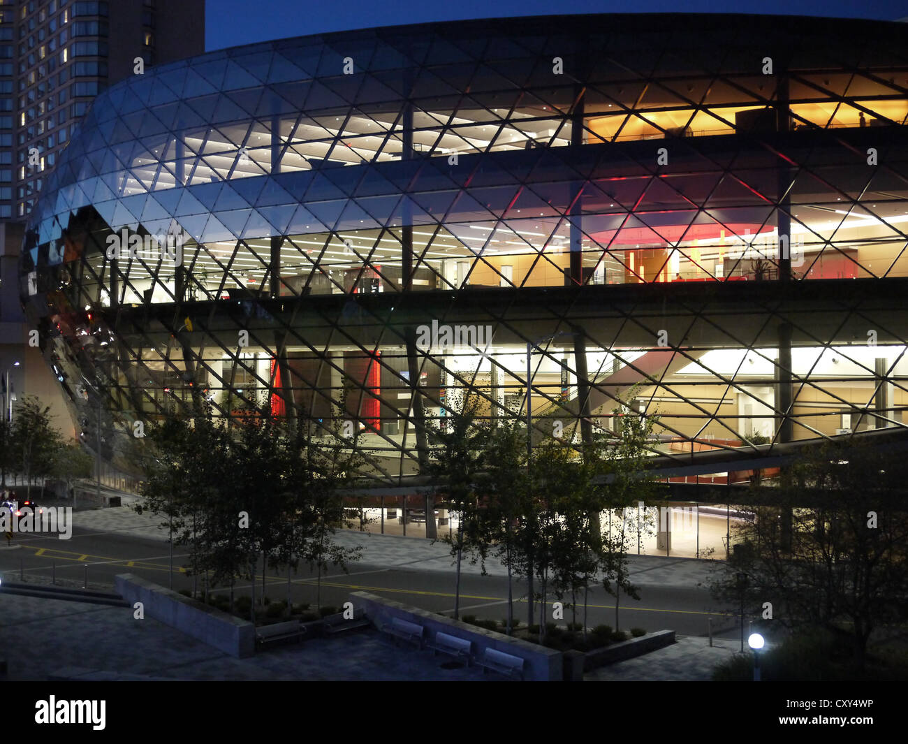 Ottawa Convention Centre night Stock Photo - Alamy