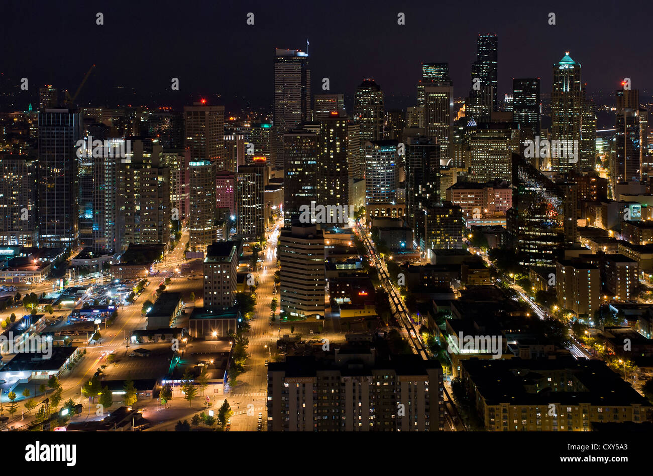 Downtown seattle at night hi-res stock photography and images - Alamy