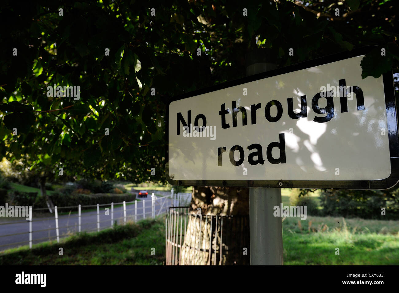 No through road sign hi-res stock photography and images - Alamy