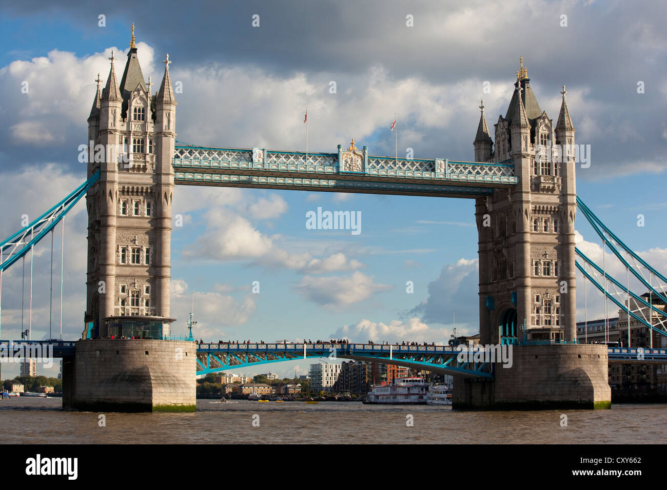 Tower Bridge crossing the River Thames, London, England, United Kingdom ...