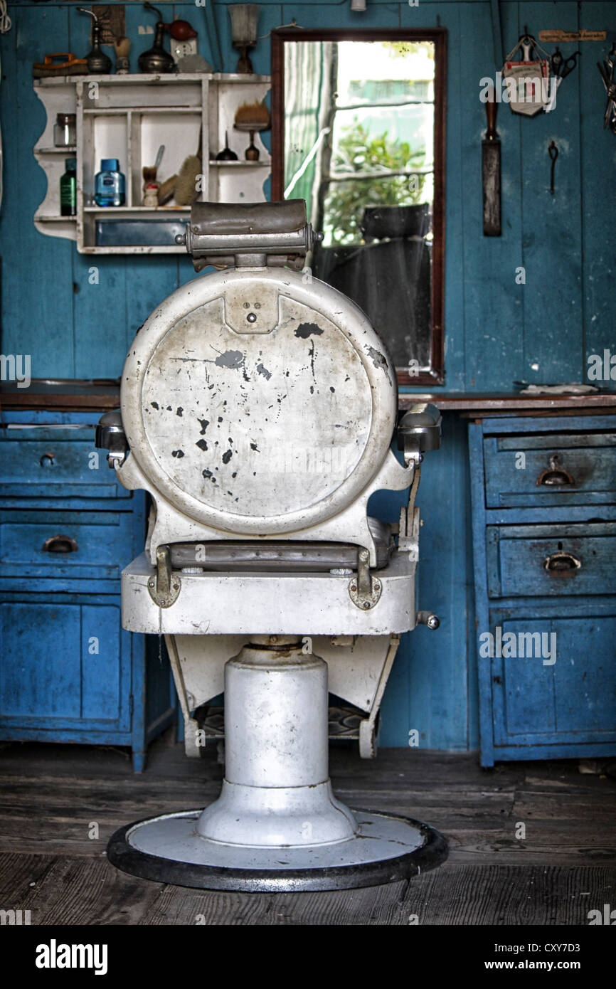 Old traditional barber shop Stock Photo - Alamy