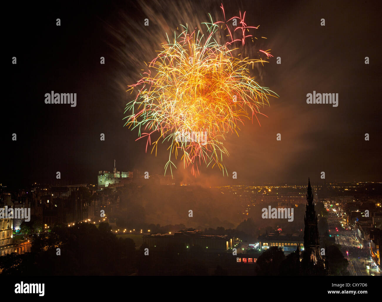 Edinburgh festival fireworks hi-res stock photography and images - Alamy