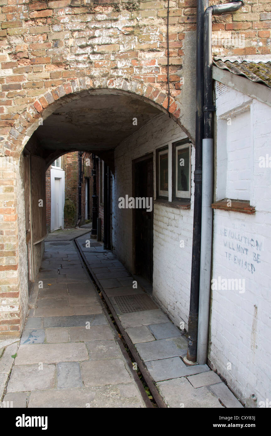 Old English Alleyways High Resolution Stock Photography and Images - Alamy