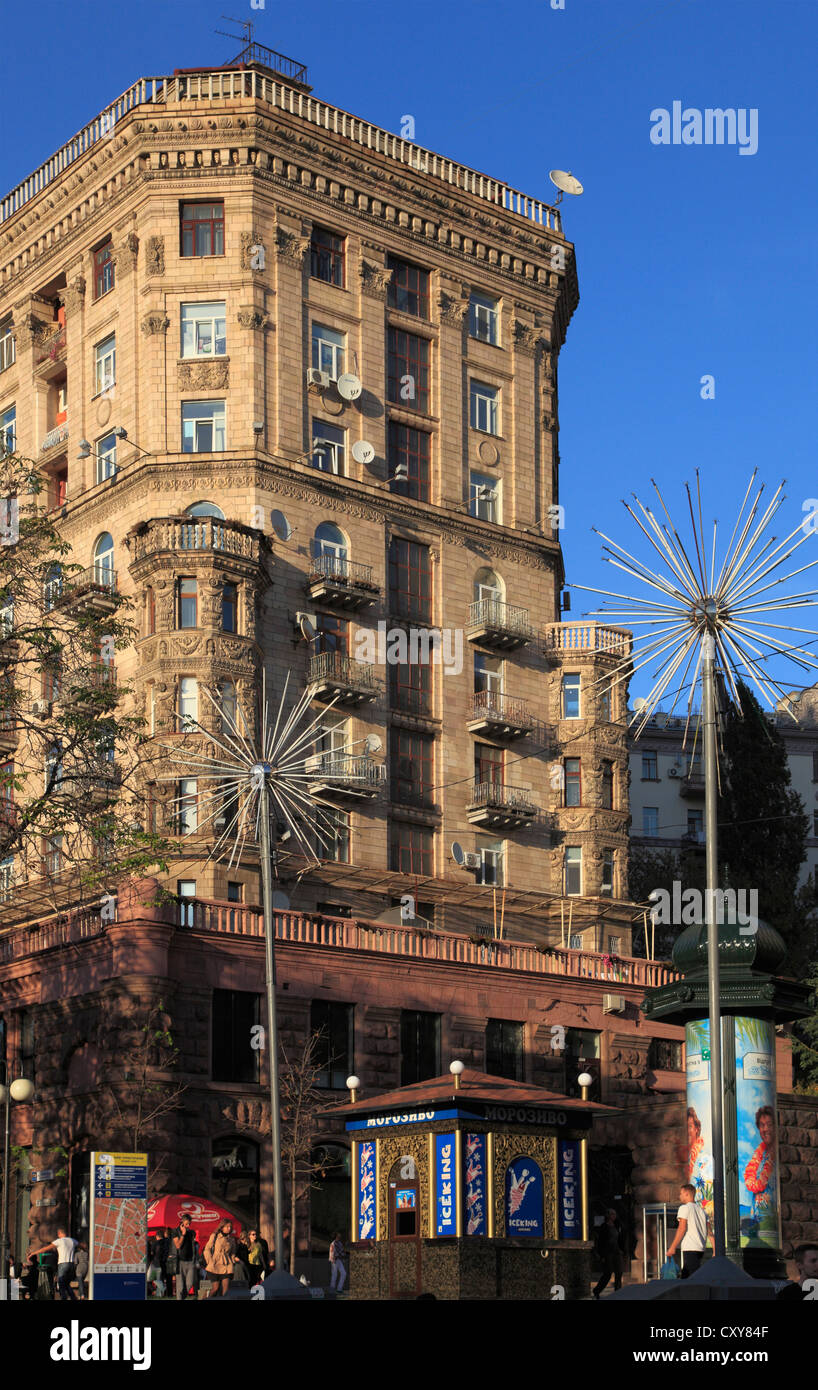 Khreshchatyk street kiev ukraine hi-res stock photography and images ...
