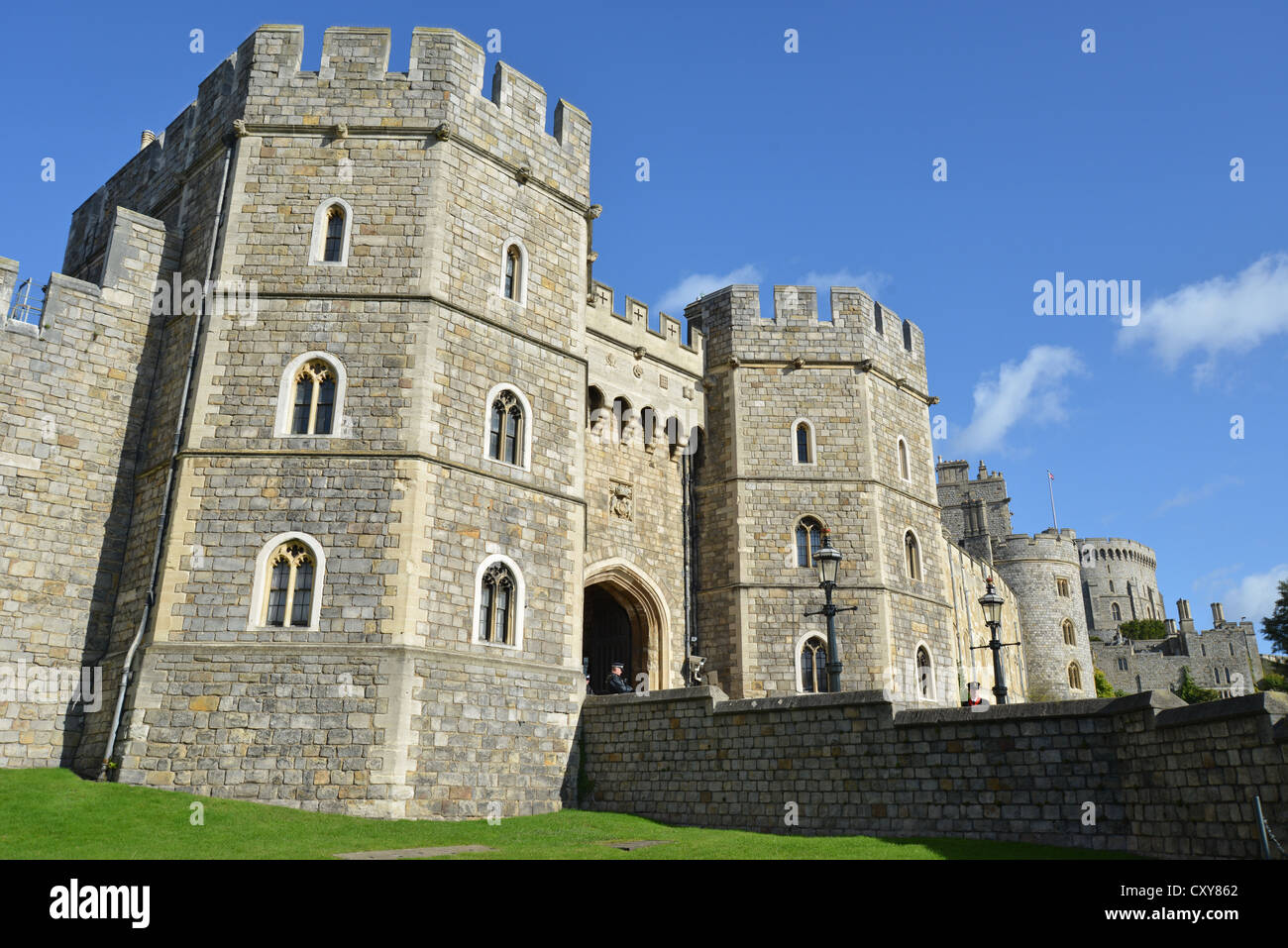 Henry VIII Gate and walls of Windsor Castle, Castle Hill, Windsor ...