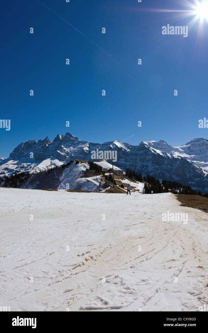 Piste blue hi-res stock photography and images - Alamy