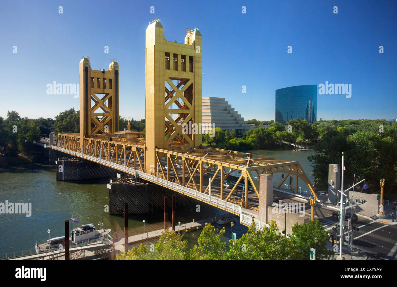 The Tower Bridge across the Sacramento River, Sacramento, California ...