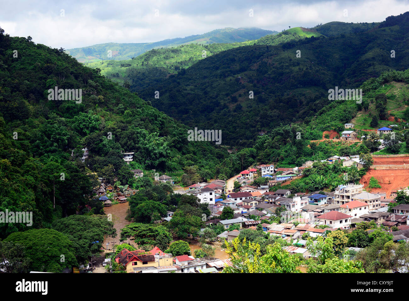 The Mae Sai river and and the Border town of Tachileik in Myanmar Stock ...