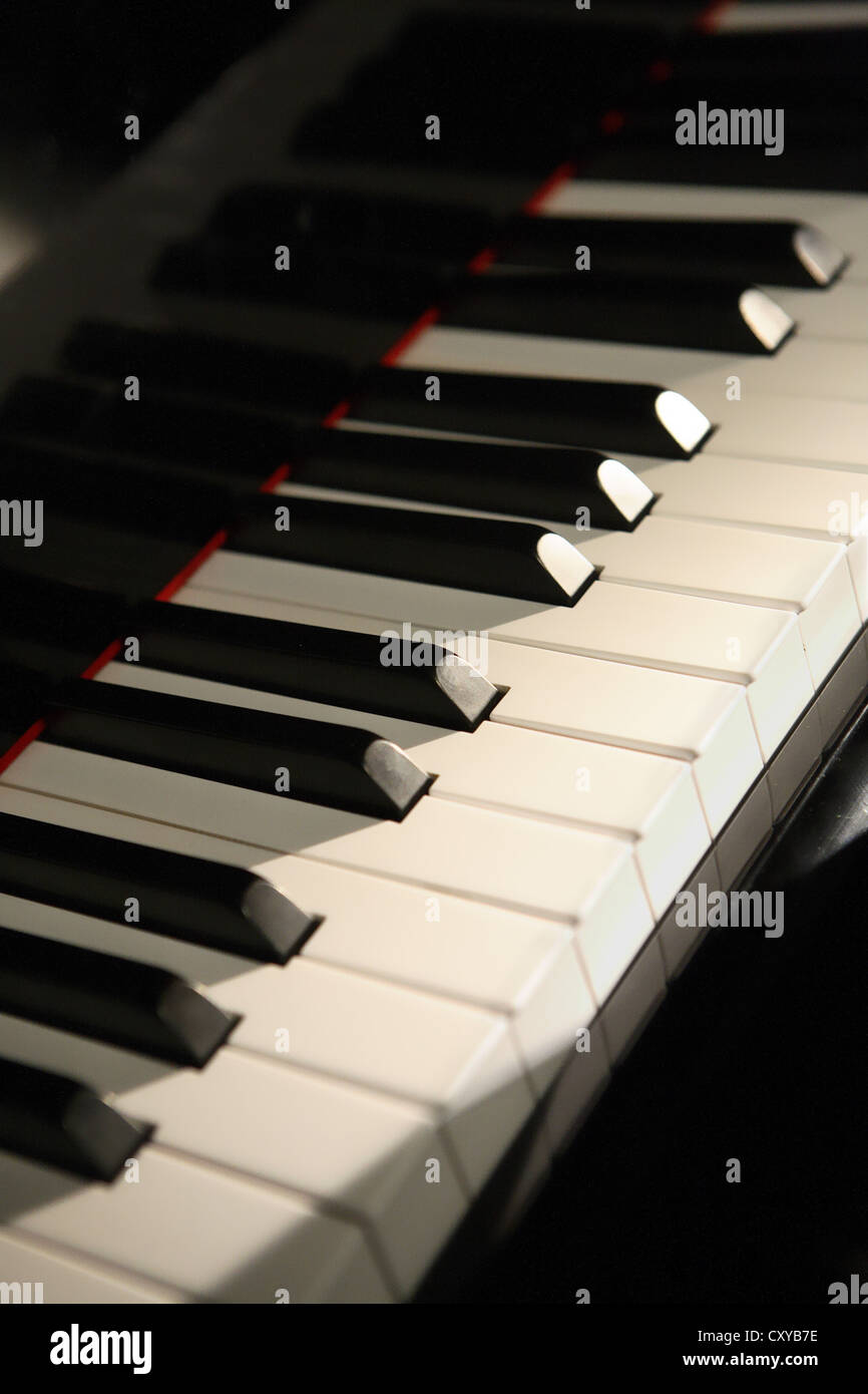 Piano, piano keyboard Stock Photo - Alamy