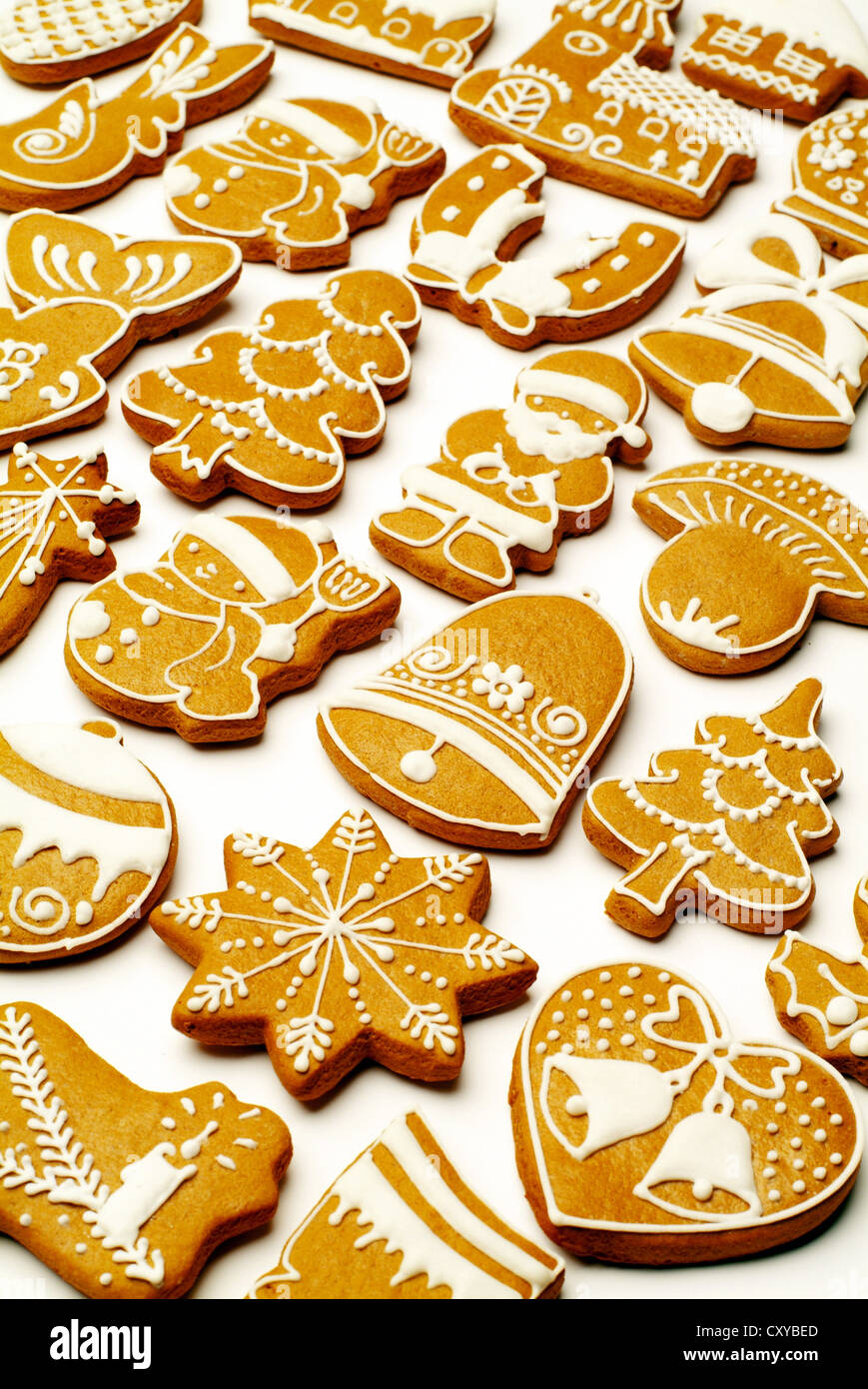 Gingerbread figures, Christmas cookies Stock Photo - Alamy