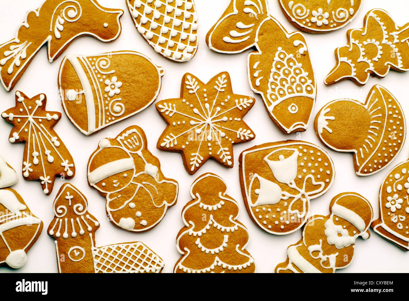 Gingerbread figures, Christmas cookies Stock Photo - Alamy