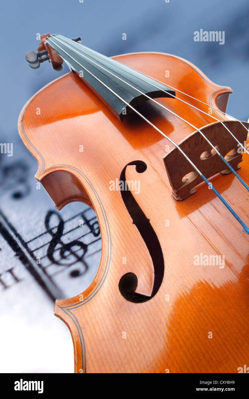 Violin sheet music hi-res stock photography and images - Alamy