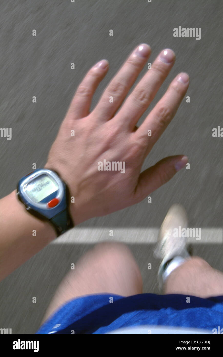 Heart rate monitor athletes hi-res stock photography and images - Alamy