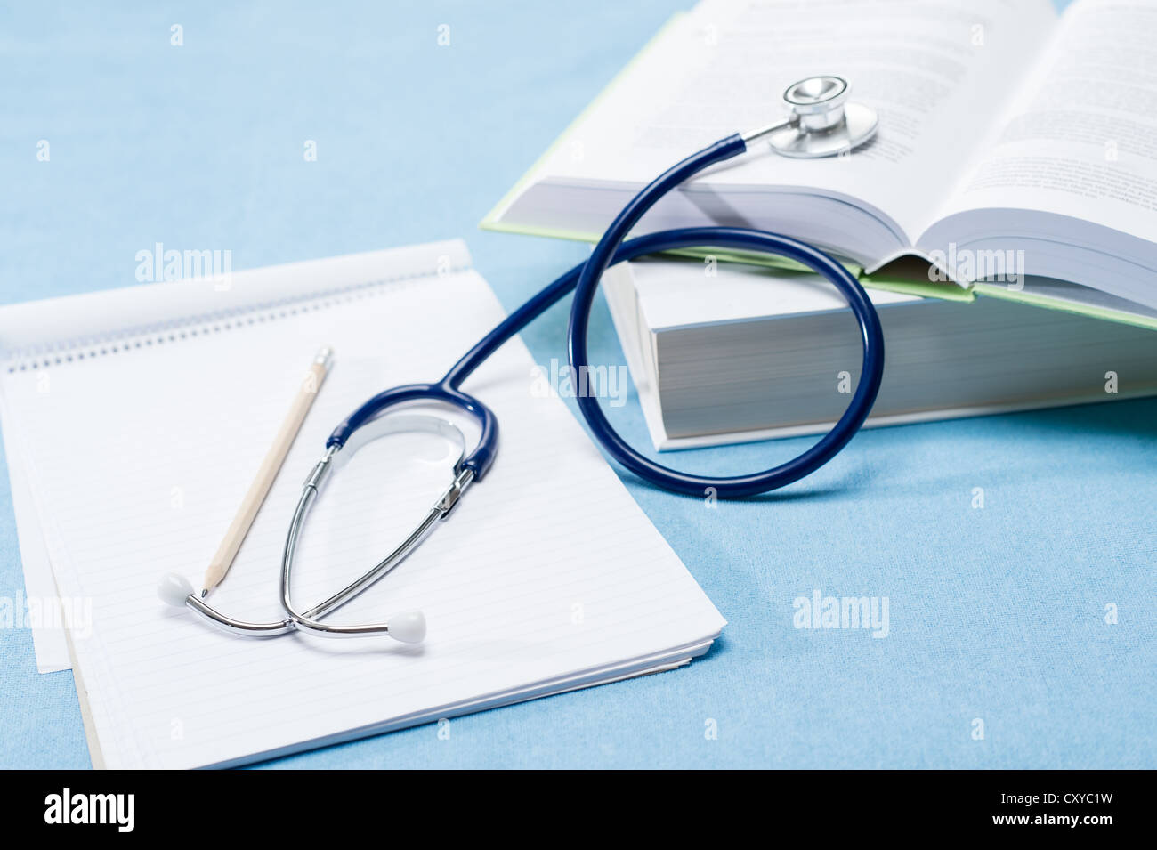 Medical books hi-res stock photography and images - Alamy