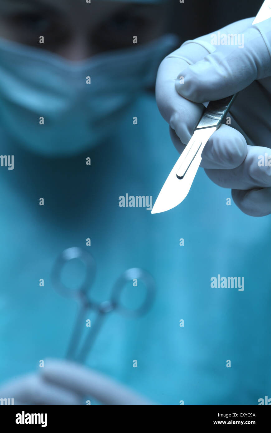Scalpel hi-res stock photography and images - Alamy