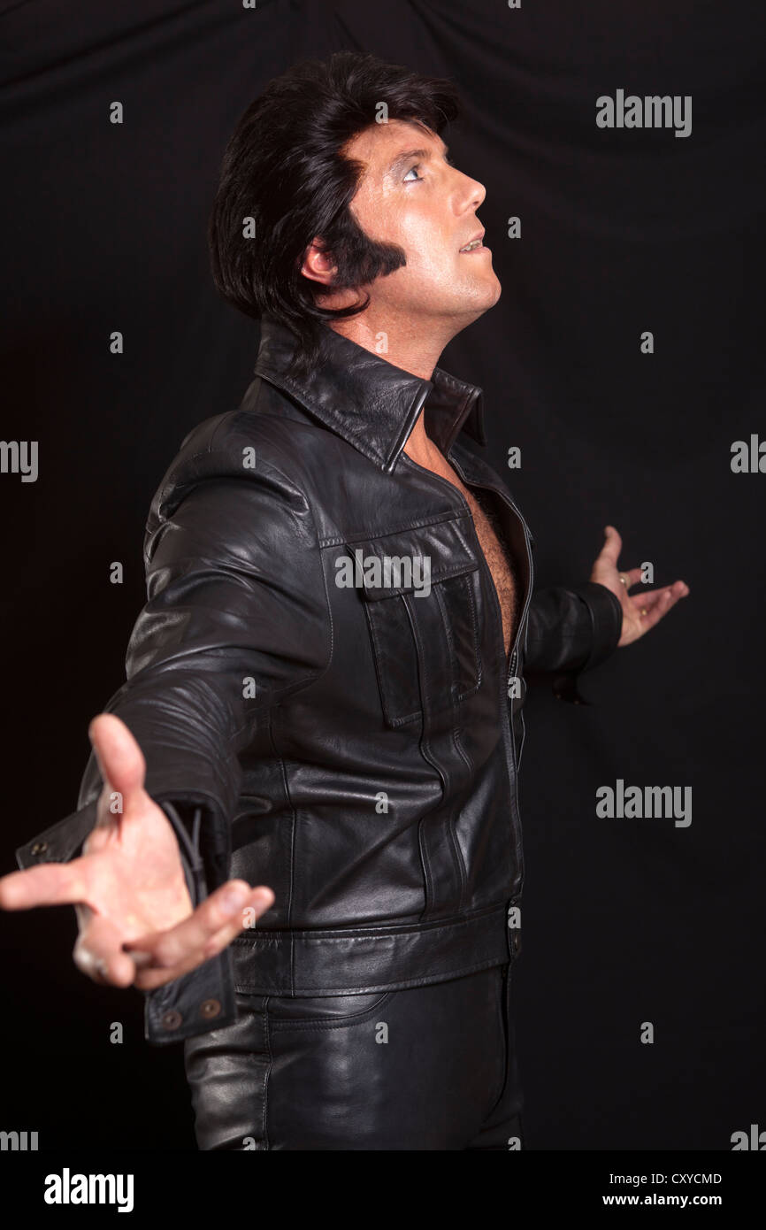 Elvis presley leather suit hi-res stock photography and images - Alamy