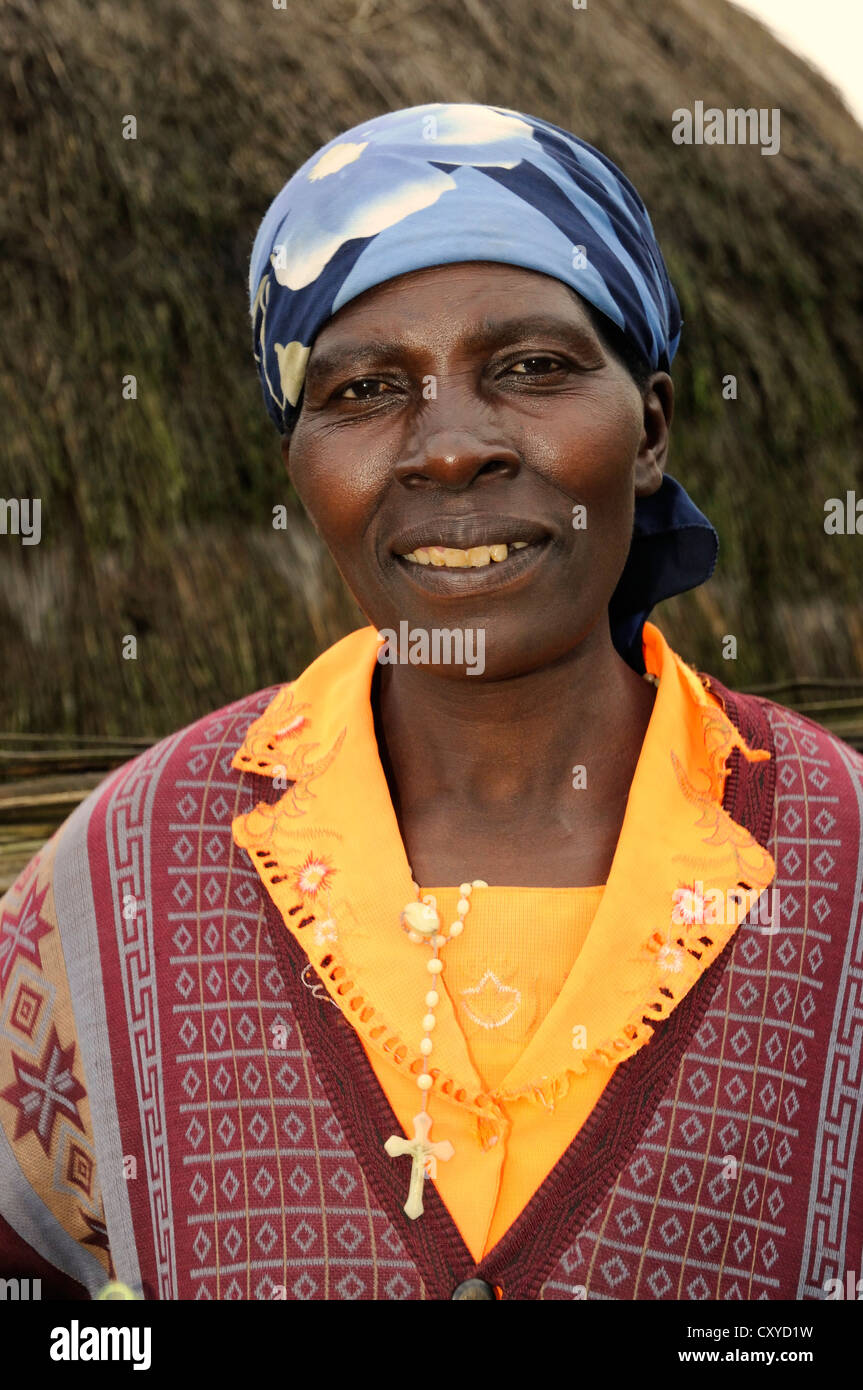 Indigenous woman in the village of Kinigi on the edge of the Volcanoes ...