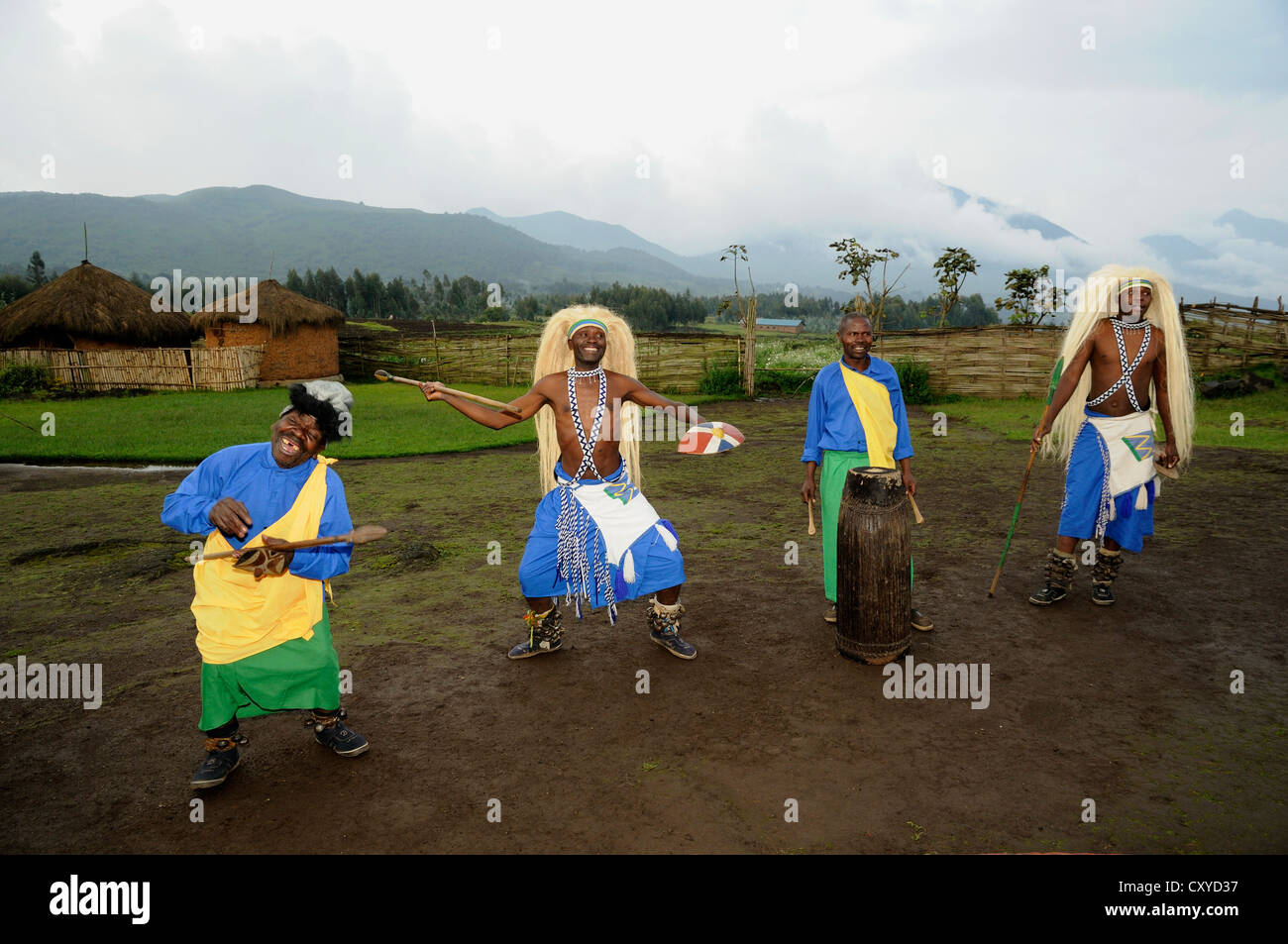 Native african dancers hi-res stock photography and images - Alamy