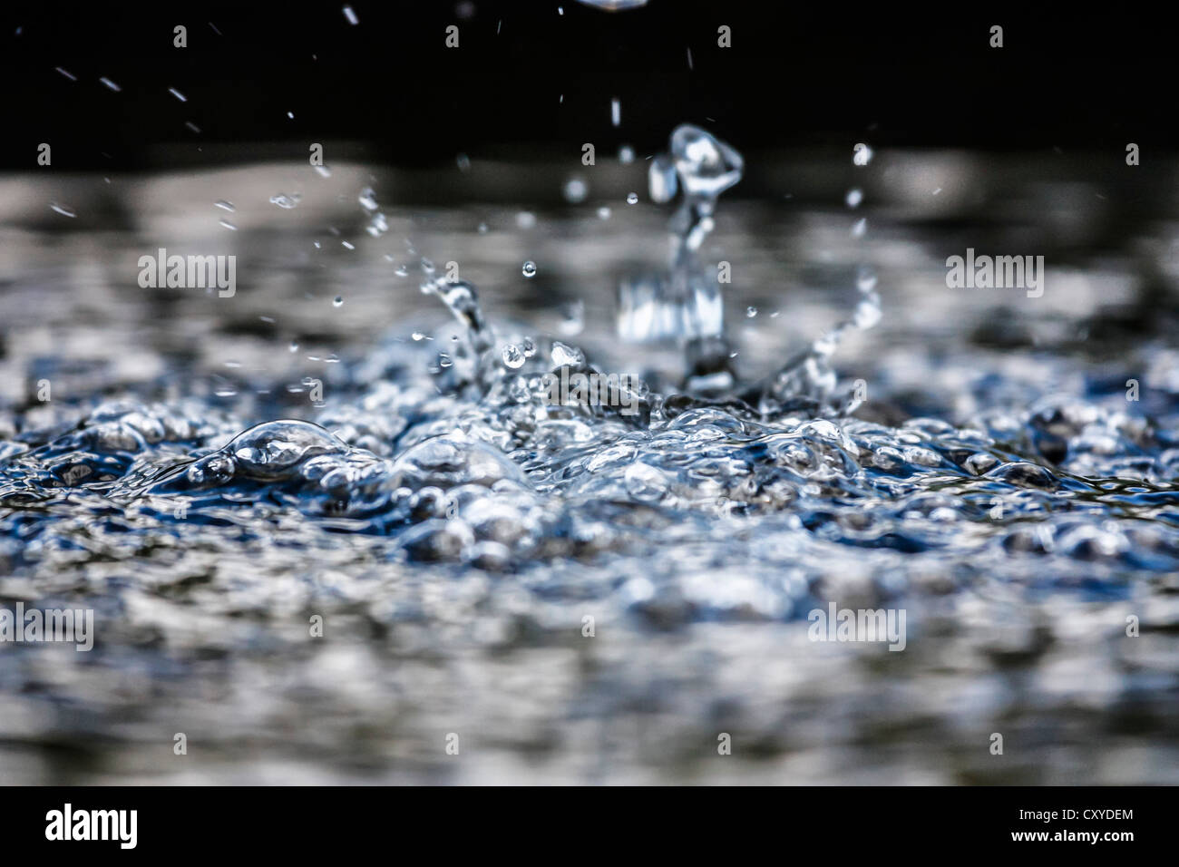 Fluid splashes hi-res stock photography and images - Alamy