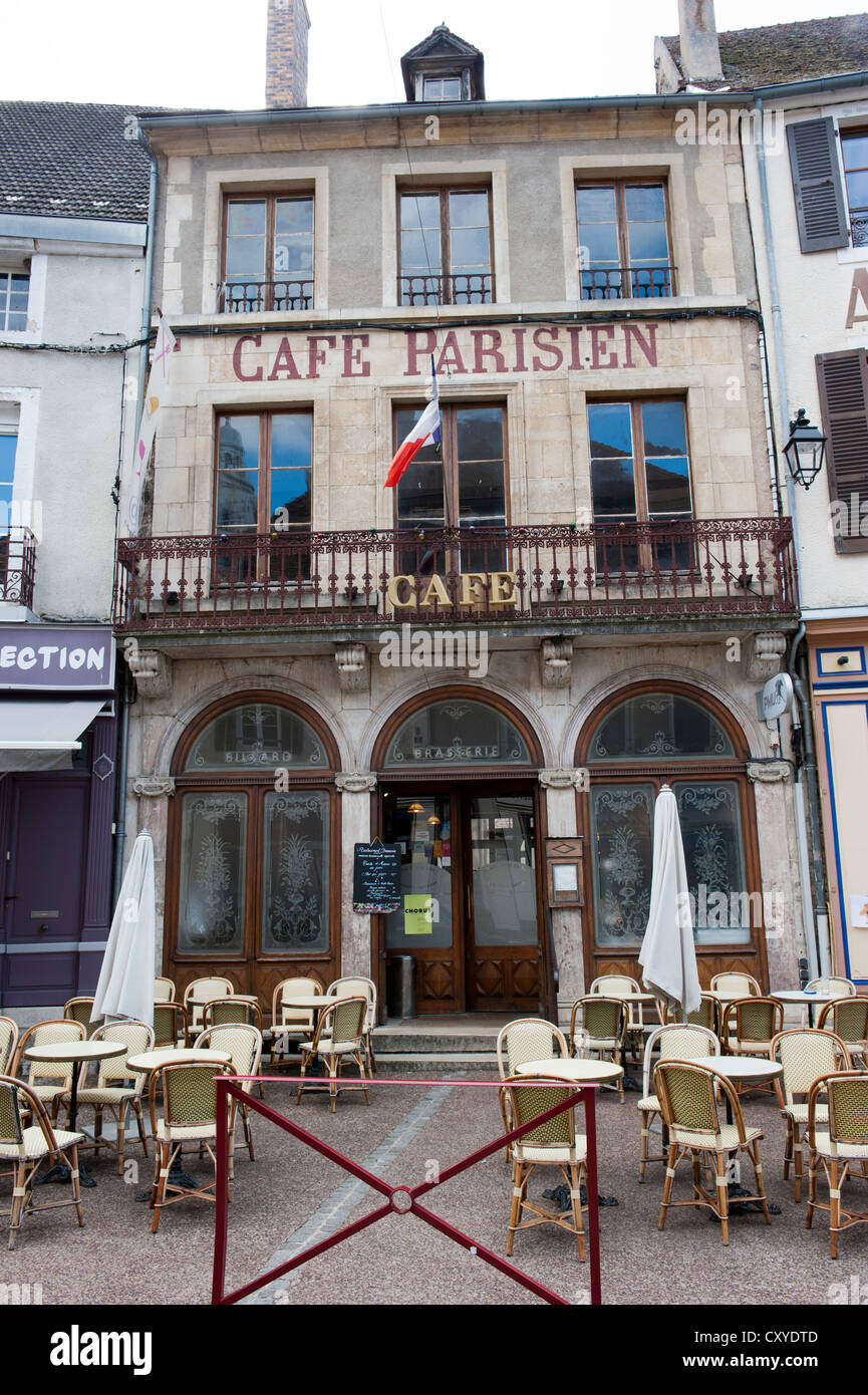 Parisien hi-res stock photography and images - Alamy