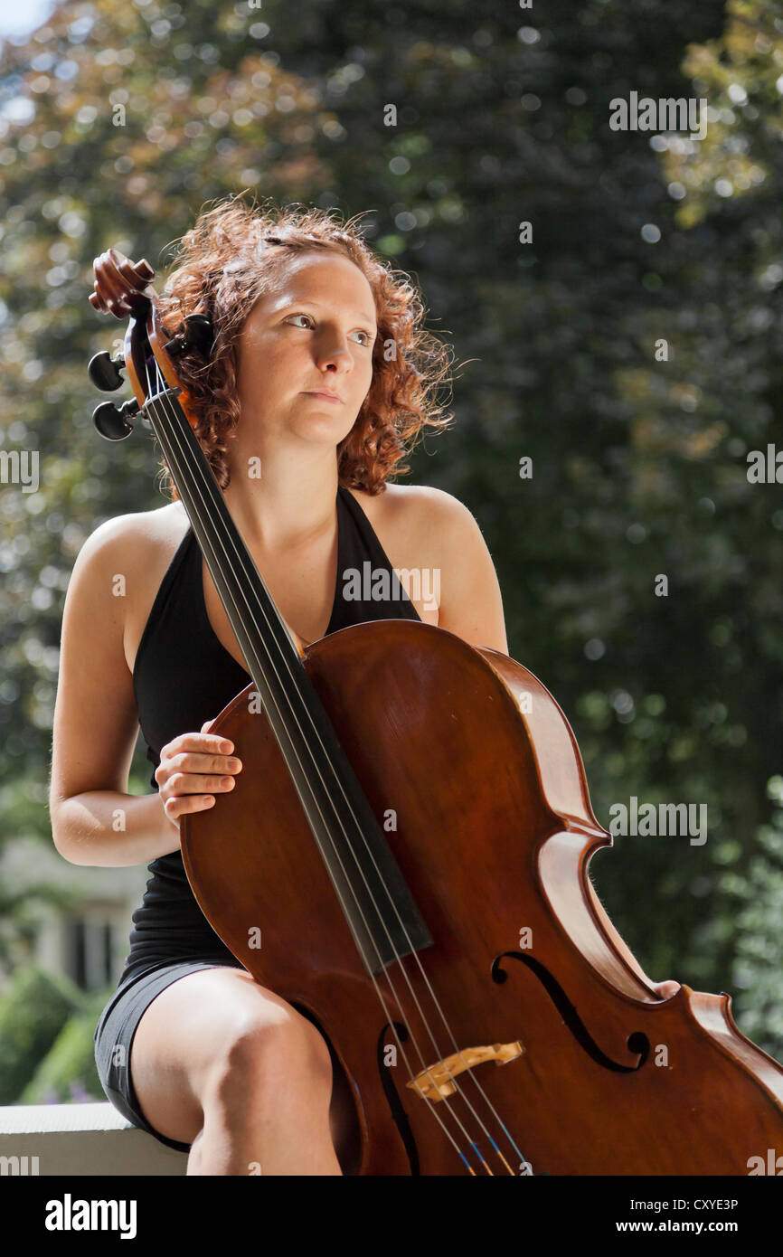 Woman Cello High Resolution Stock Photography and Images - Alamy