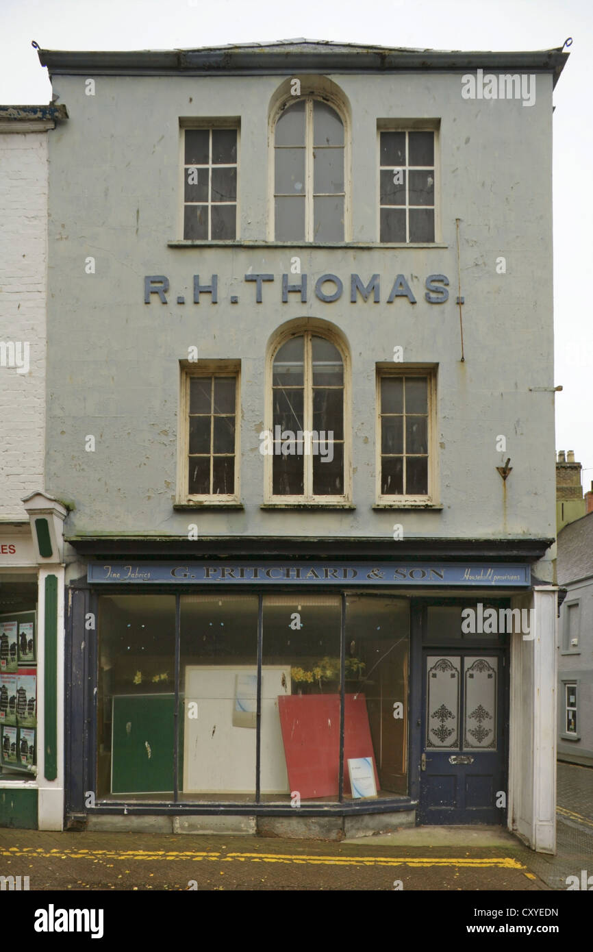 Victorian shop frontage hi-res stock photography and images - Alamy