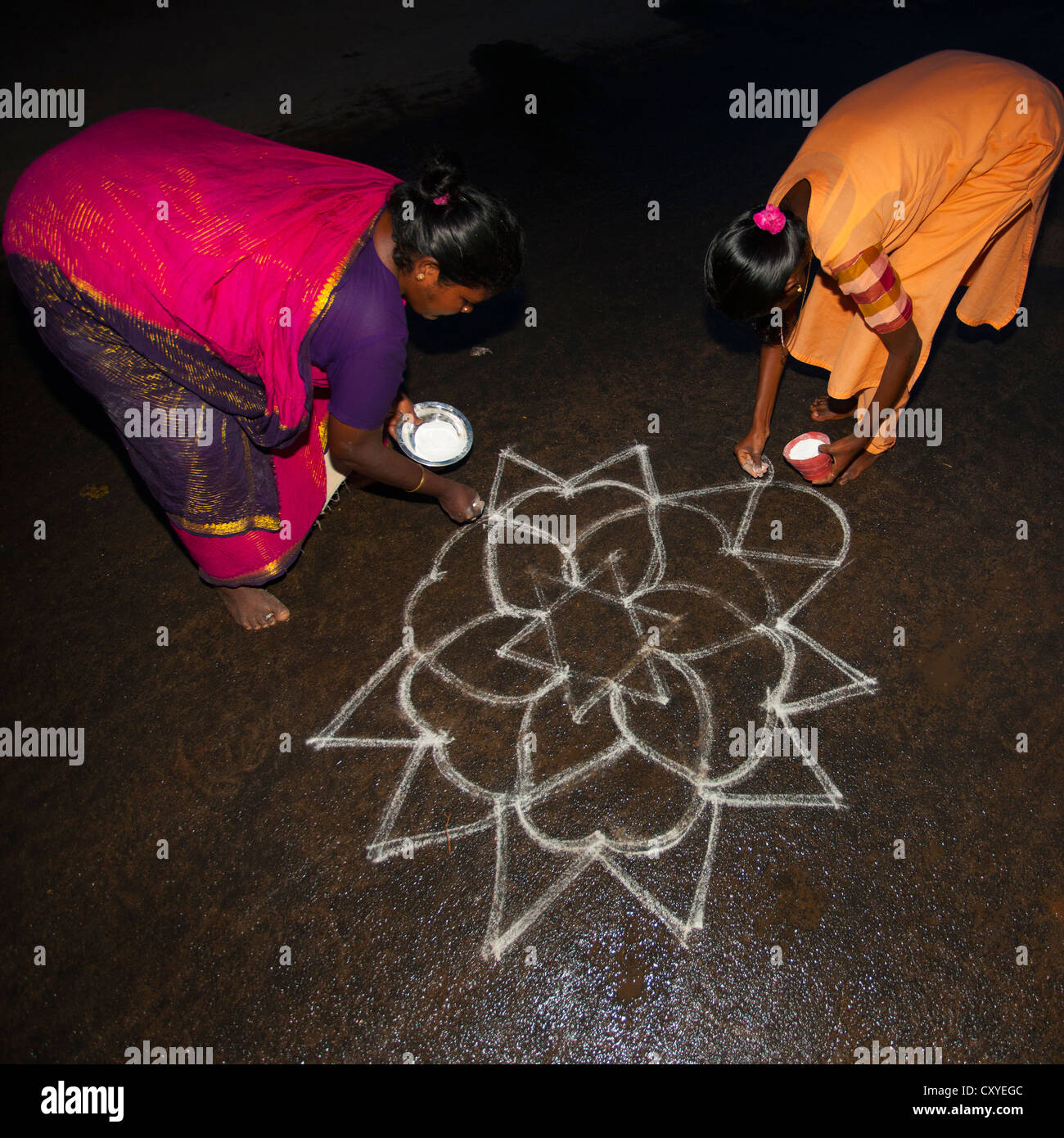 Kolam powder hi-res stock photography and images - Alamy