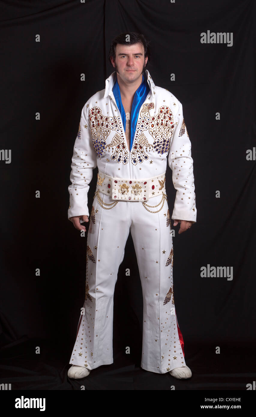 Elvis presley pose hi-res stock photography and images - Alamy