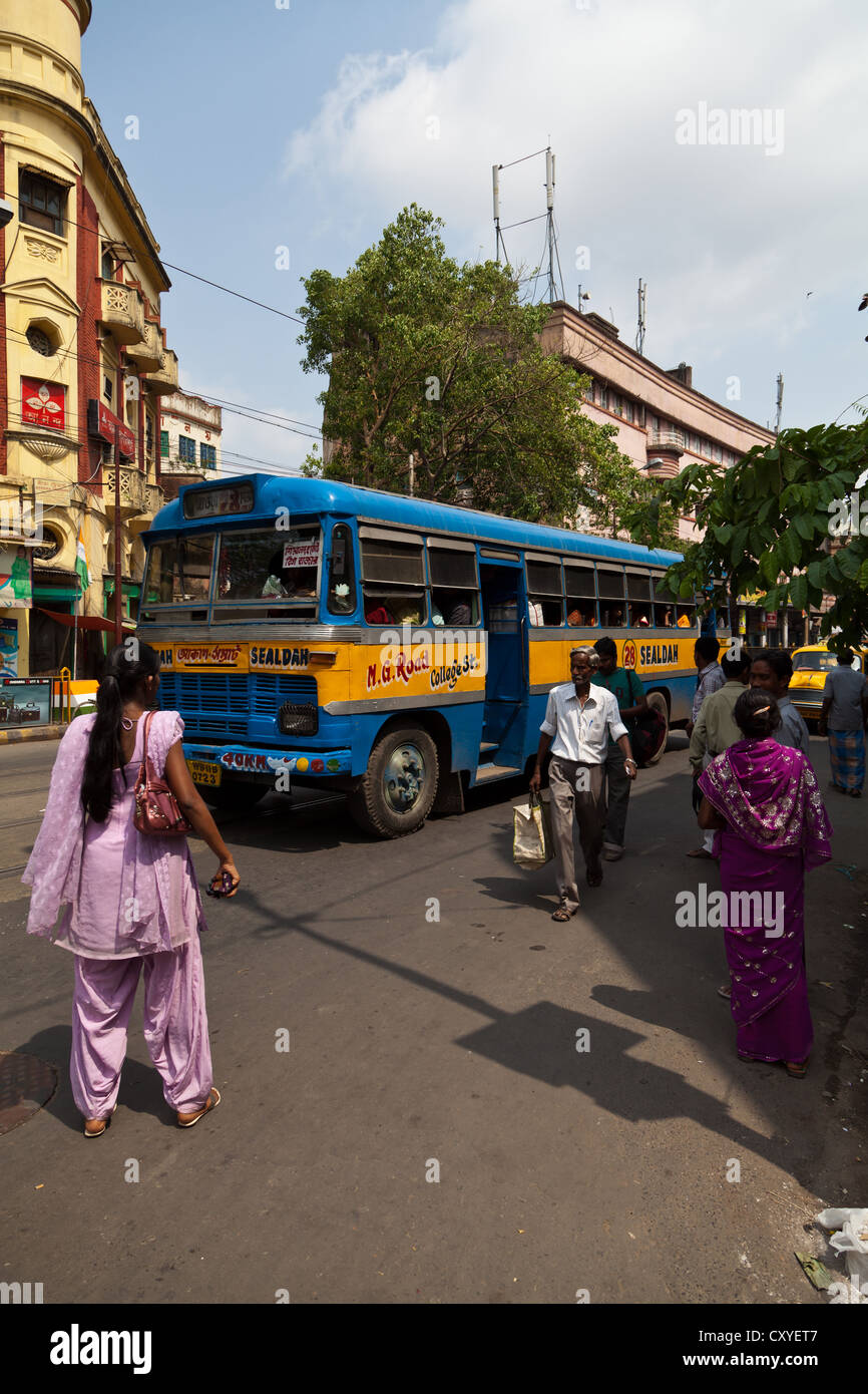 Bus in Kolkata, India Stock Photo - Alamy