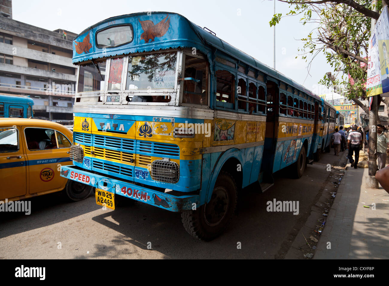 Bus in Kolkata, India Stock Photo - Alamy