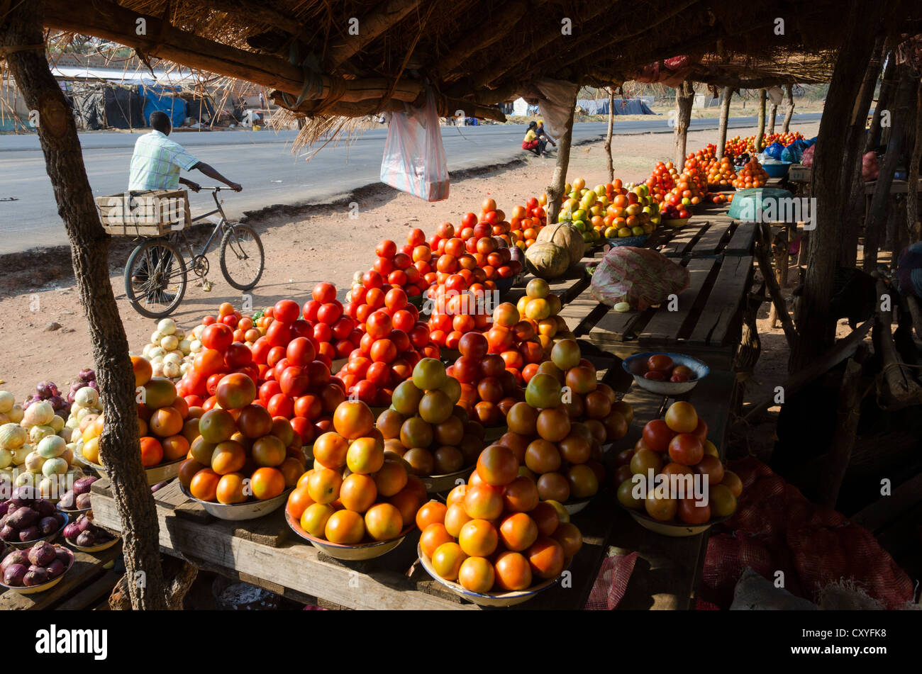 Zambia market hi-res stock photography and images - Alamy