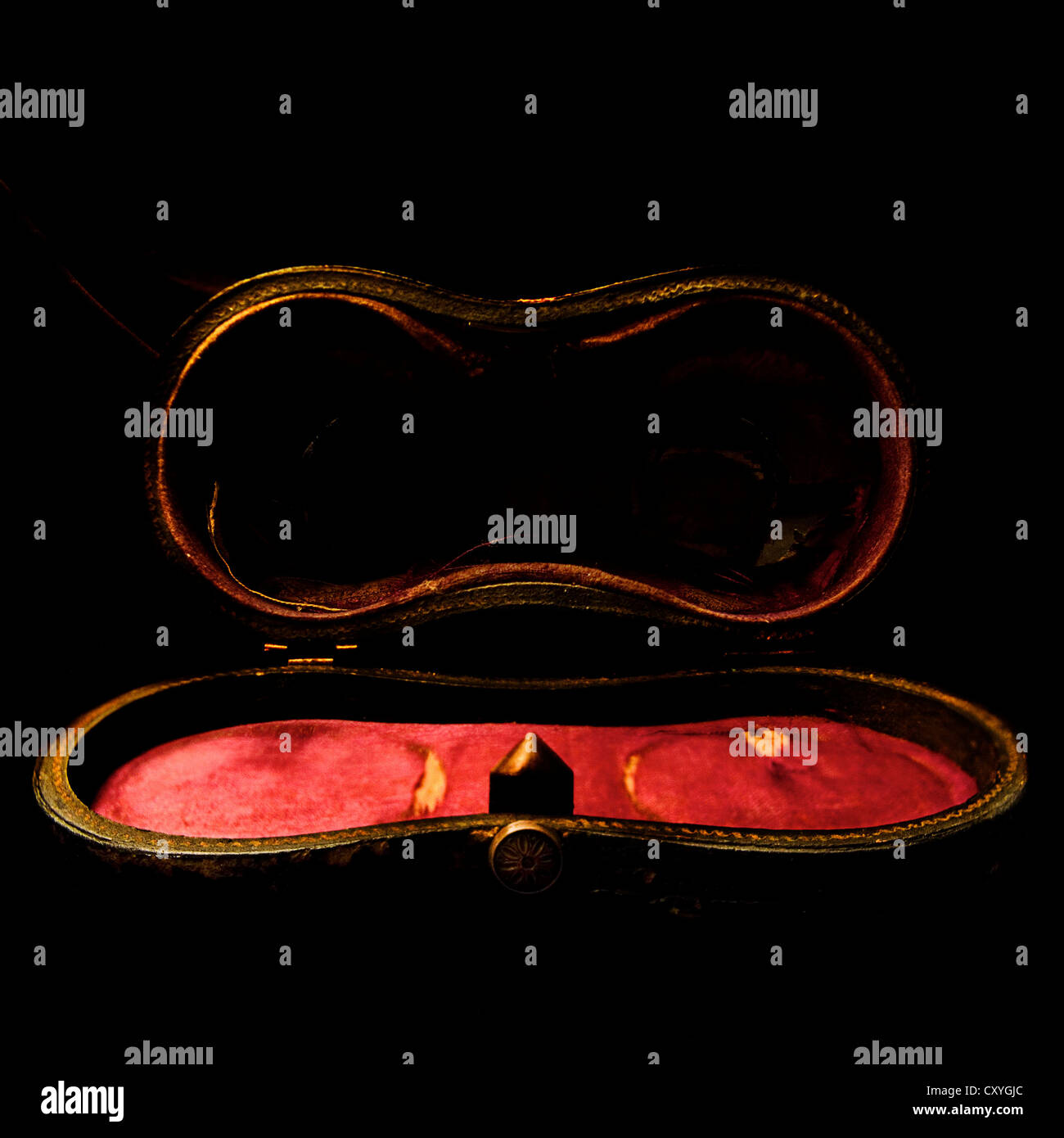 An open case with red interior Stock Photo - Alamy