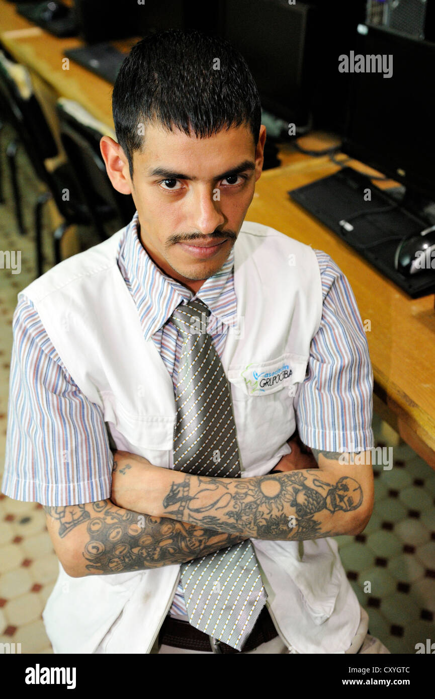 Gangster grave hi-res stock photography and images - Alamy