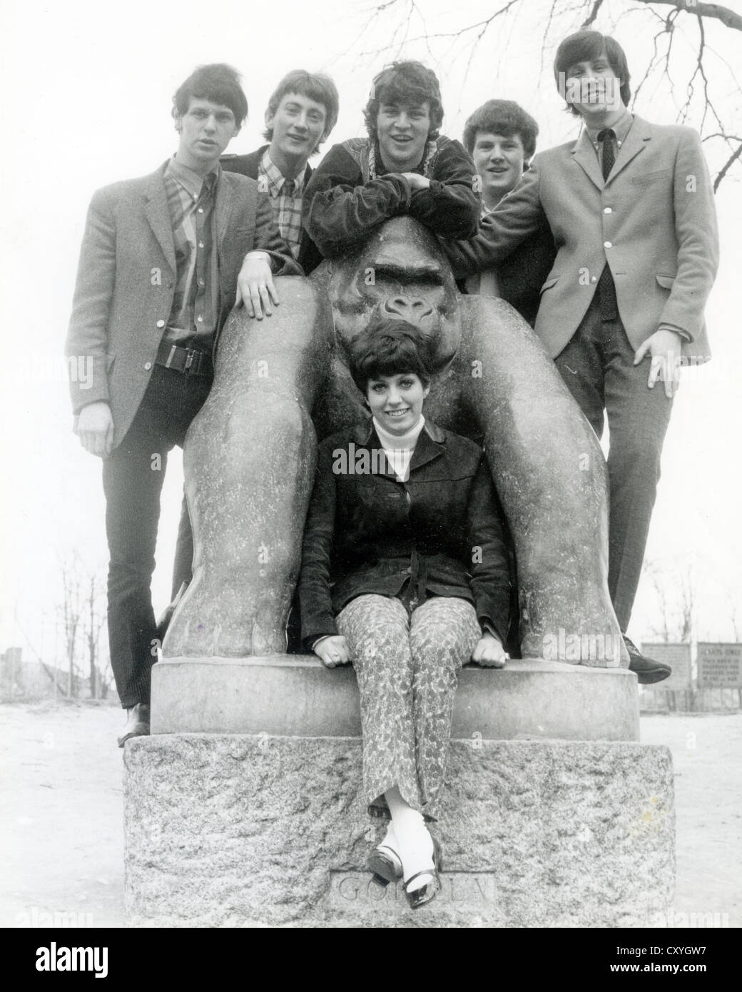 EPISODE SIX UK pop group in 1968. See Description below for names ...