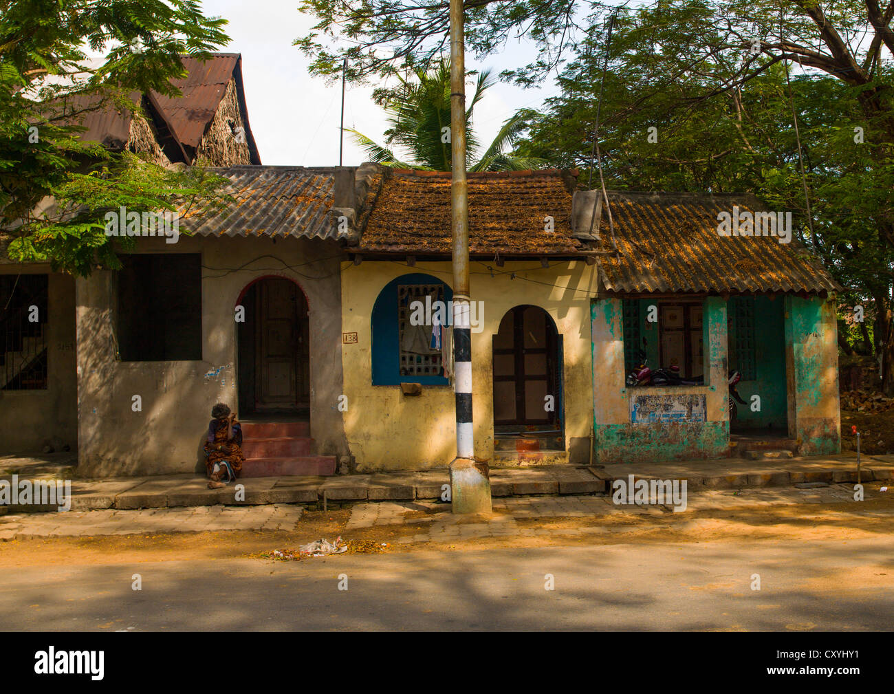 Decrepit house hi-res stock photography and images - Alamy