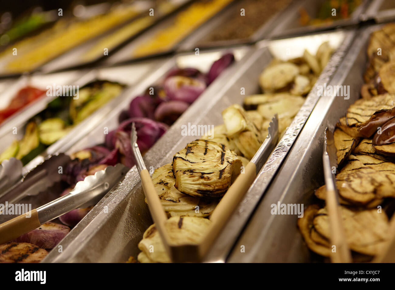 organic deli delicatessen food counter and salad bar Stock Photo - Alamy