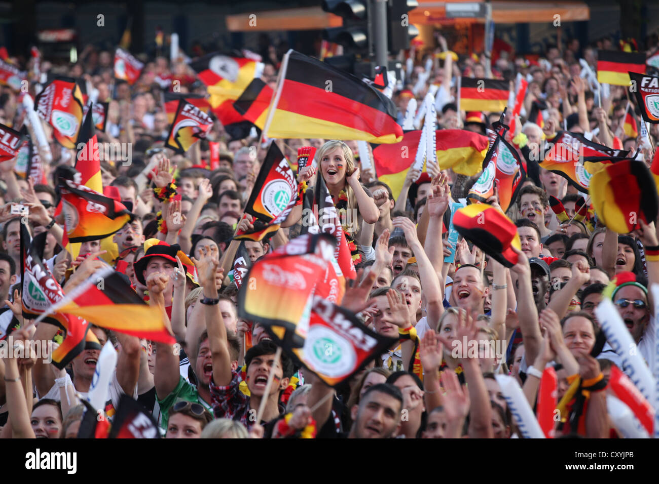 Cheering german fans gate hi-res stock photography and images - Alamy
